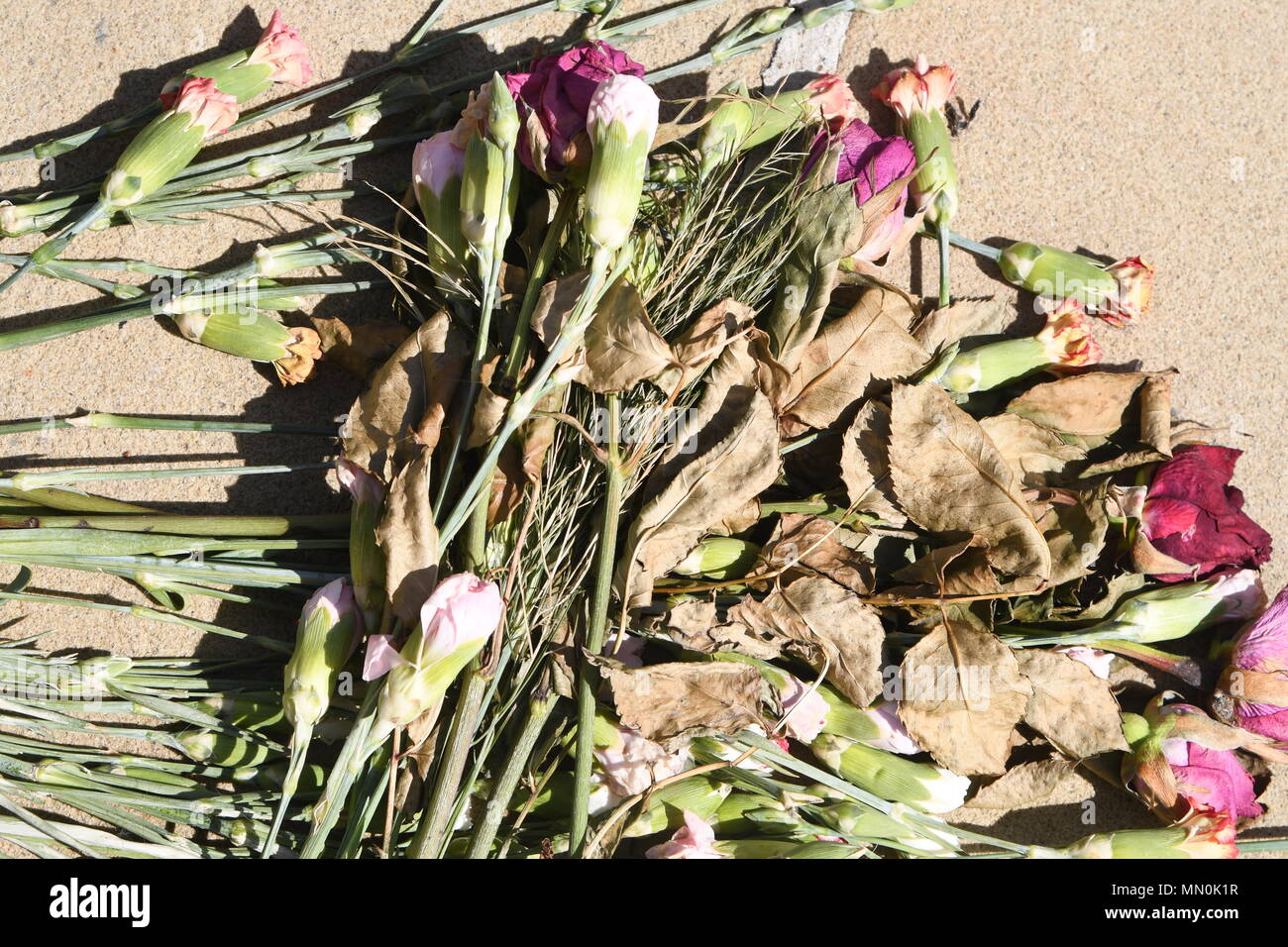 Bunch og old flowers hi-res stock photography and images - Alamy
