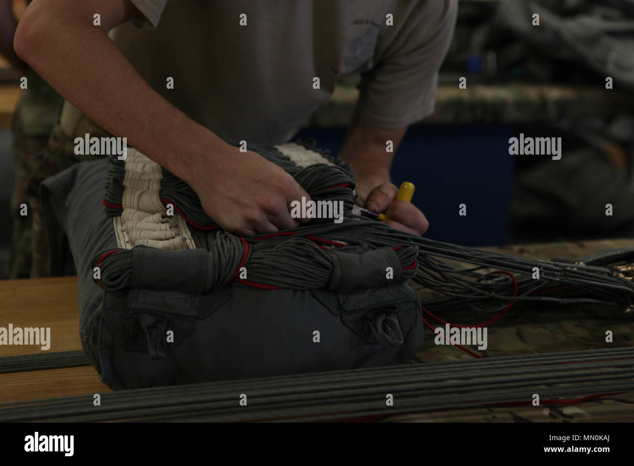 Mc 6 parachute system hi-res stock photography and images - Alamy