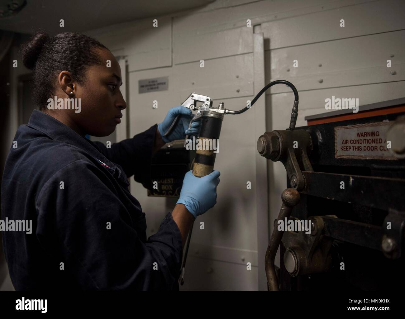 170802-N-AJ467-004 ATLANTIC OCEAN (Aug. 2, 2017) Machinist's Mate 3rd ...