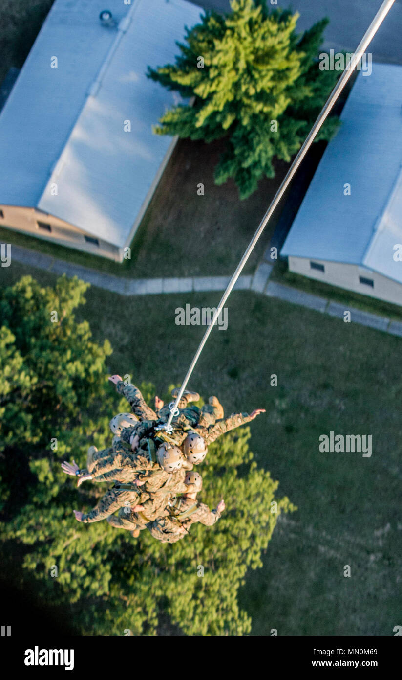 Eight Marines with Echo Company, 4th Reconnaissance Battalion based in ...