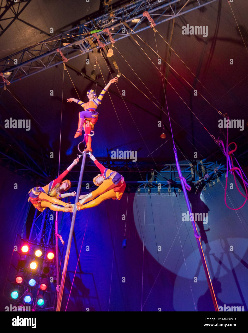 High wire acrobats hi-res stock photography and images - Alamy