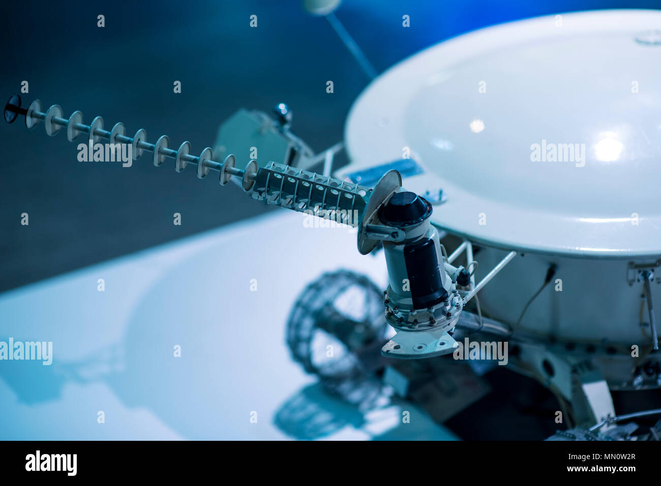 Communications Array space rover transmitter Stock Photo - Alamy