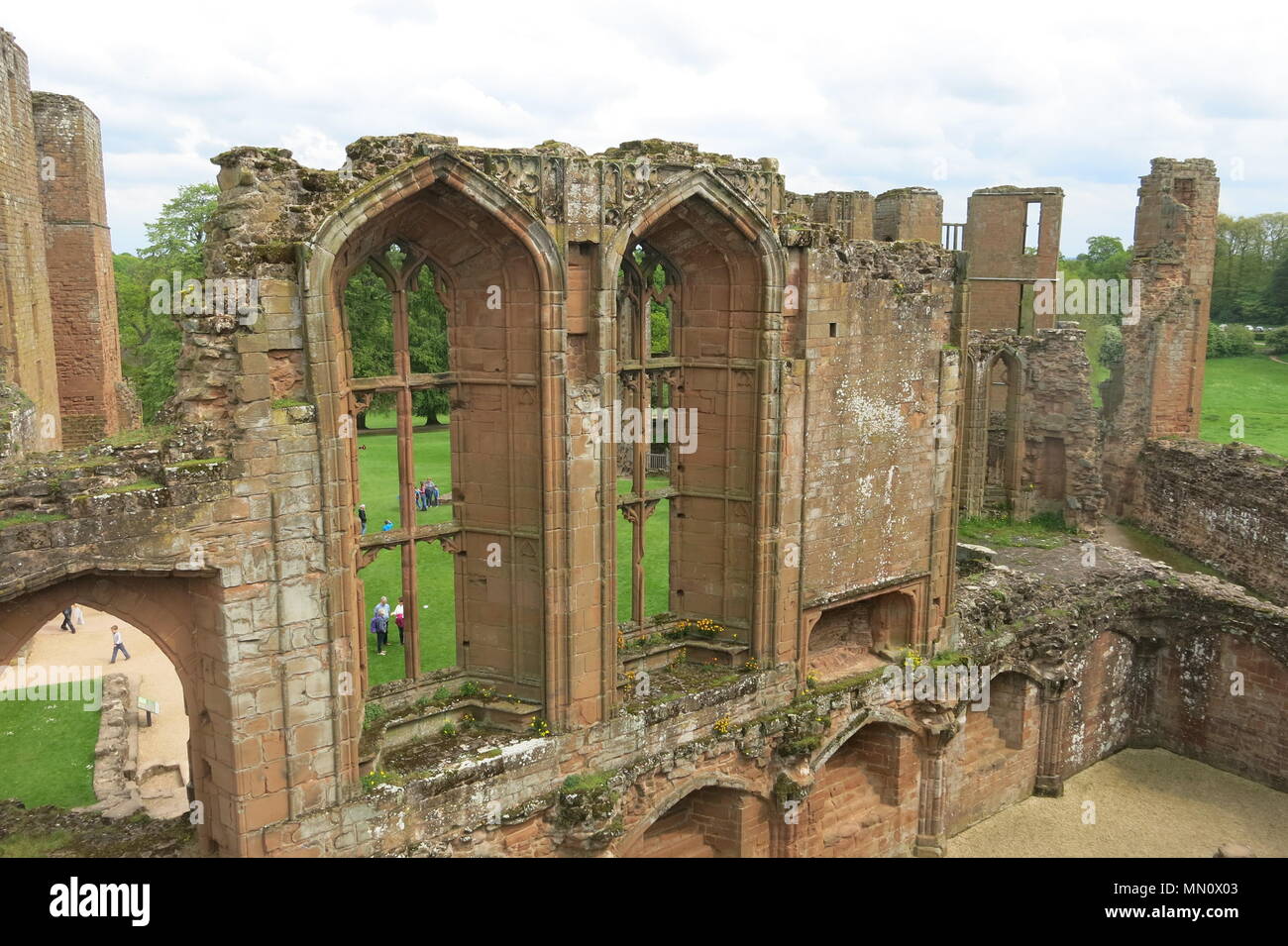 The imposing ruins of Kenilworth Castle include Mortimer's Tower ...