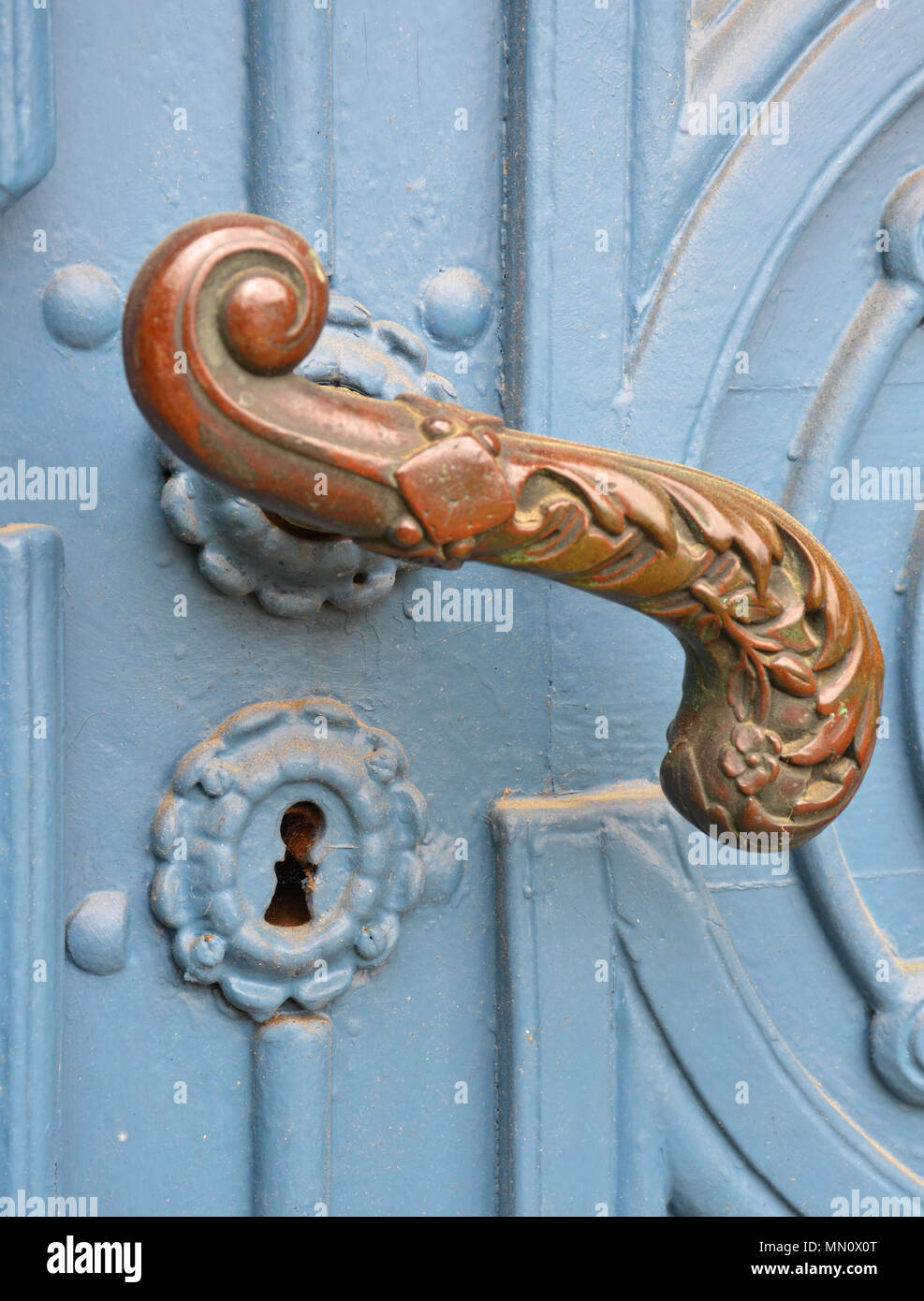 Old metal door handle Stock Photo - Alamy