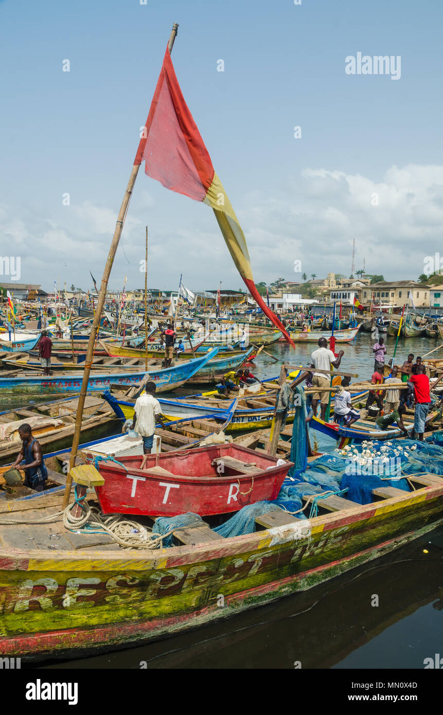 Elmina fishing harbour ghana hi-res stock photography and images - Alamy