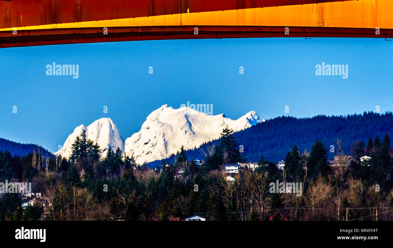 The impressive Mount Robie Reid in the Coastal mountains towering over ...