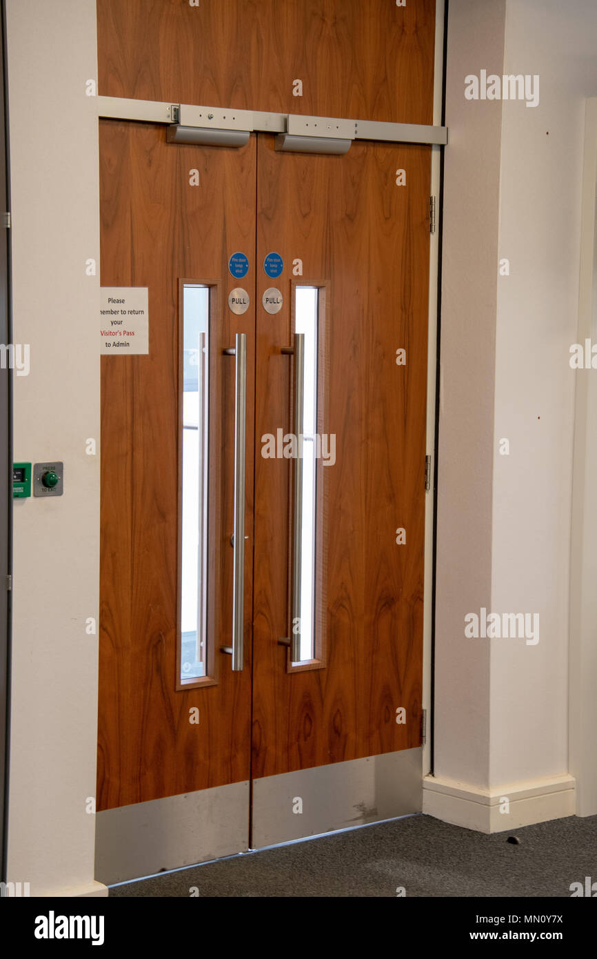 Fire exit doors hi-res stock photography and images - Alamy