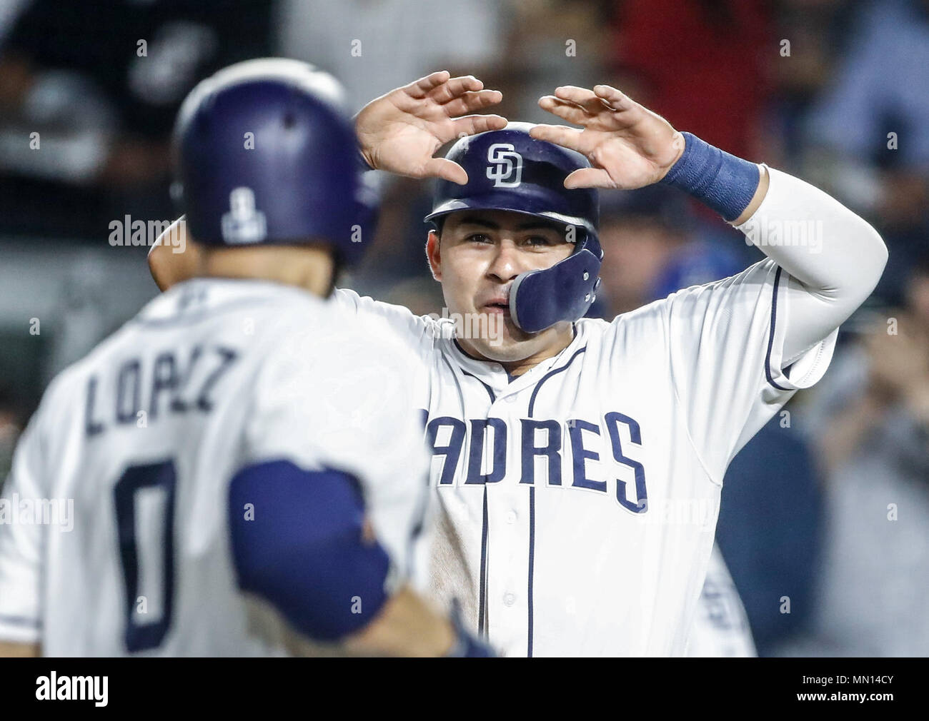 Raffy Lopez celebra homerun con Christian Villlanueva. Baseball action ...