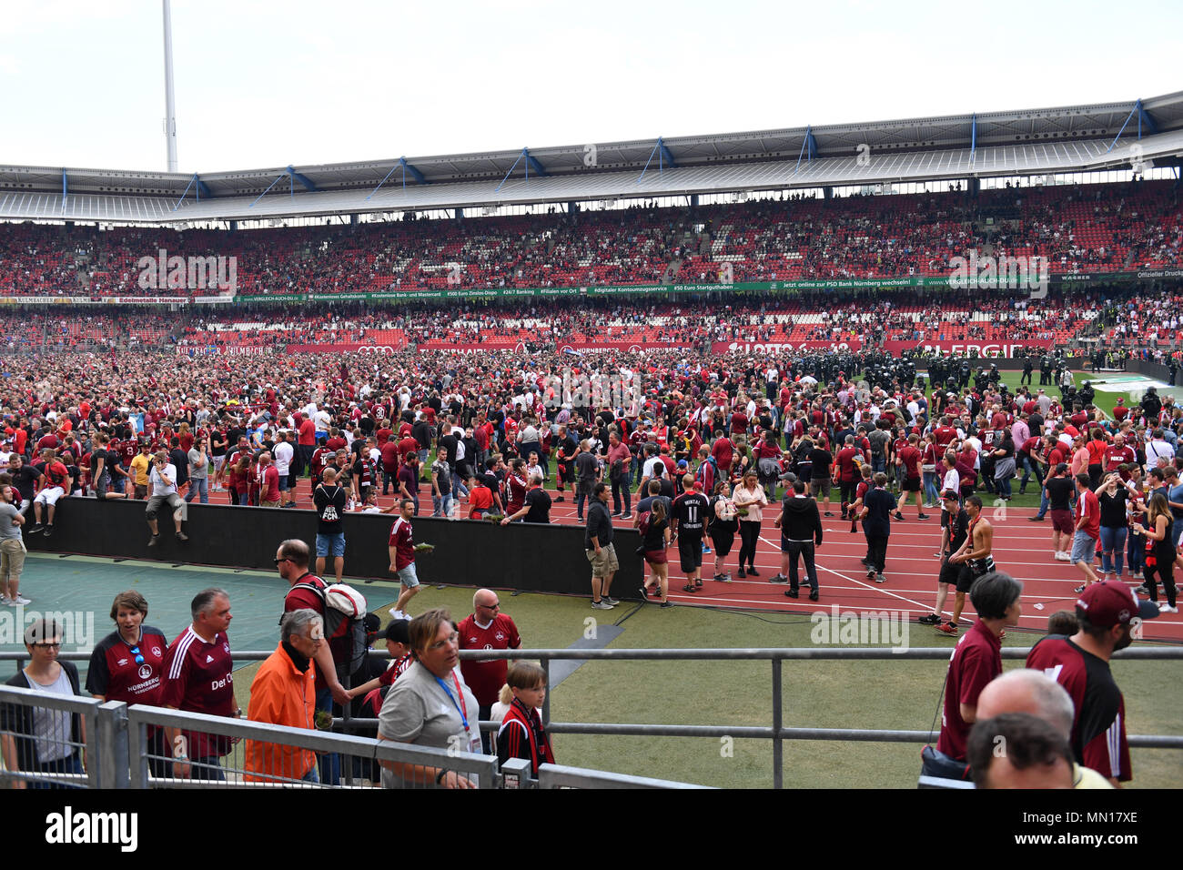Stadium Crowds High Resolution Stock Photography and Images - Alamy