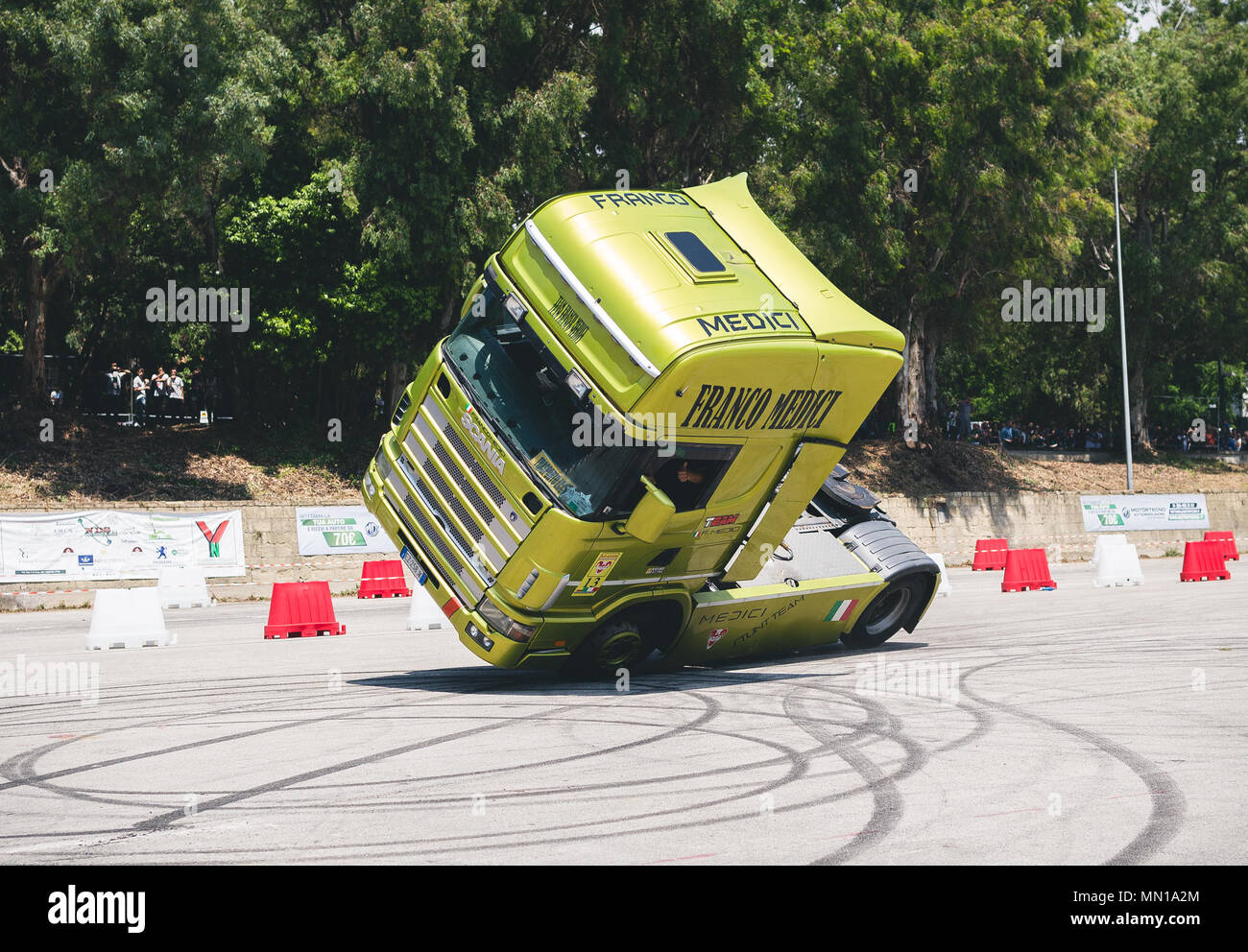 Scania 111 hi-res stock photography and images - Alamy