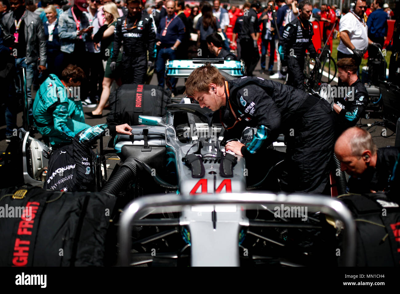 Mercedes amg f1 mechanic hi-res stock photography and images - Alamy