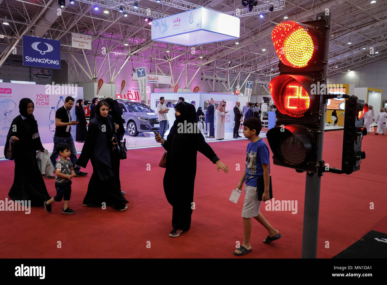 Riyadh saudi arabia saudi women hi-res stock photography and images - Alamy