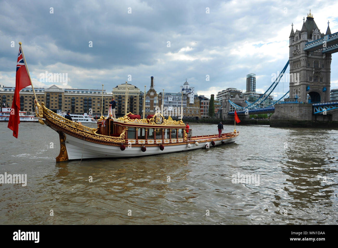 Watermen and thames hi-res stock photography and images - Alamy