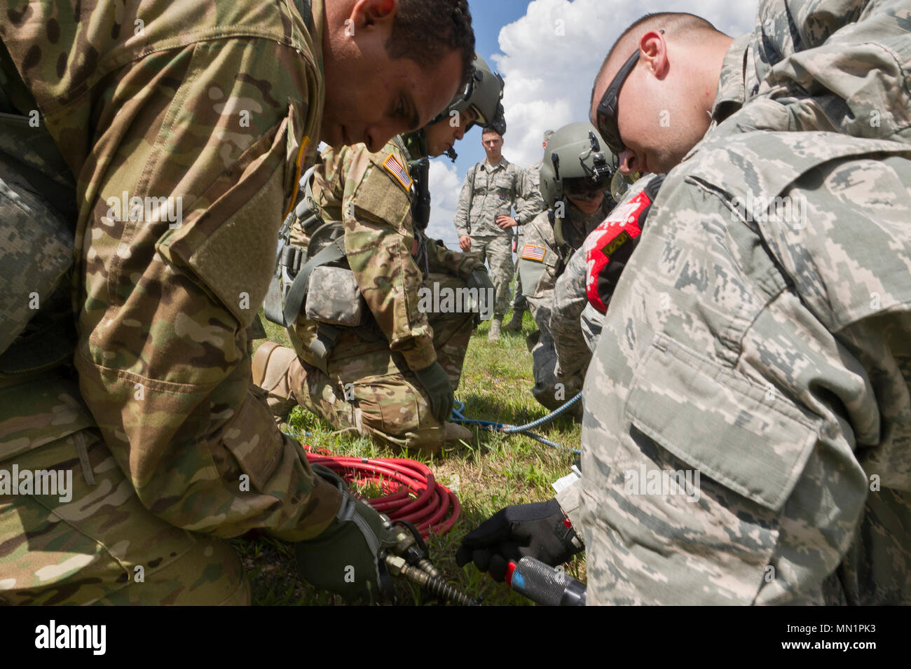 U.S. Soldiers with Charlie Company, 7th Battalion, 158th Aviation ...