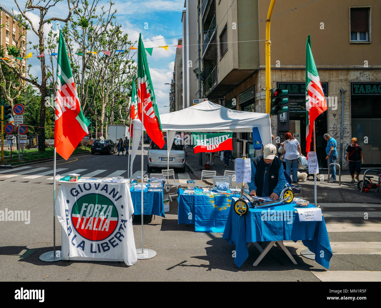 Forzaitalia hi-res stock photography and images - Alamy