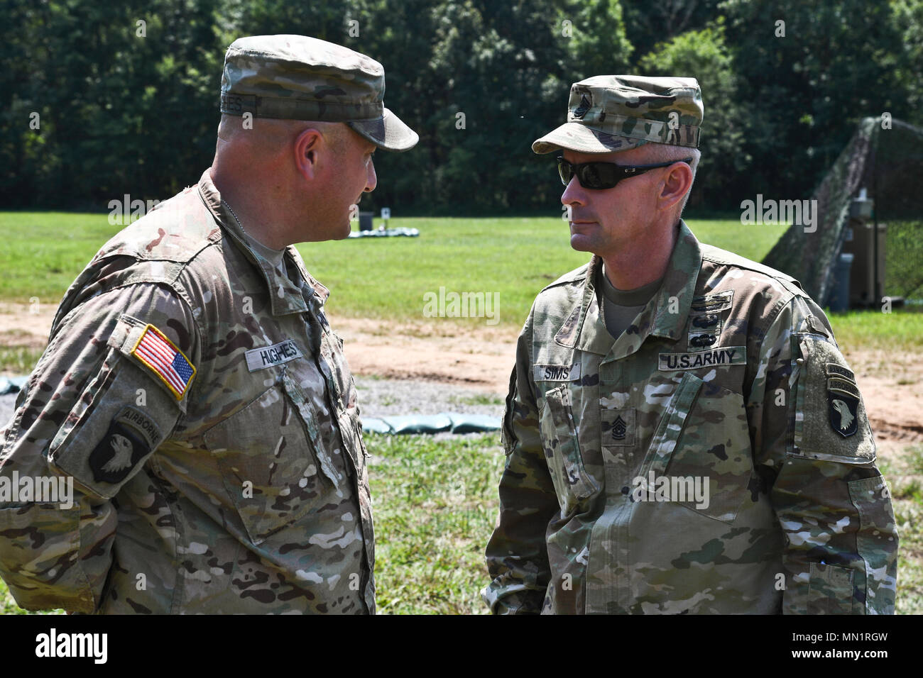 The 101st Airborne Division (Air Assault) CSM speaks with the food ...