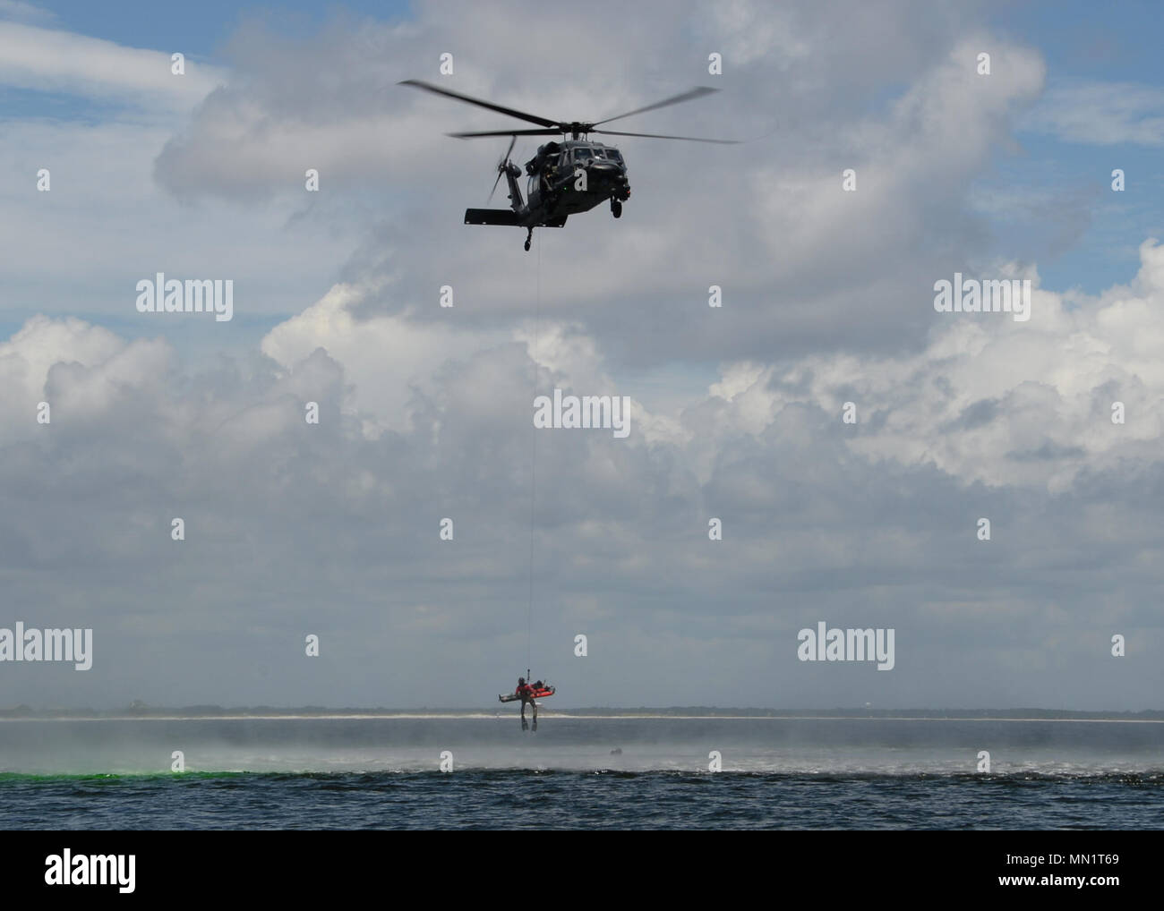 325 fighter wing hi-res stock photography and images - Alamy