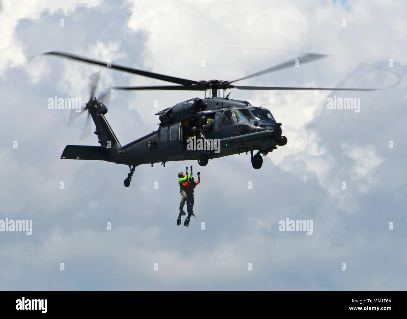 325 fighter wing hi-res stock photography and images - Alamy