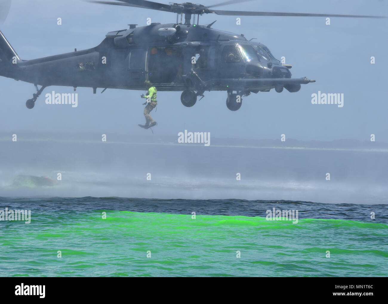 325 fighter wing hi-res stock photography and images - Alamy