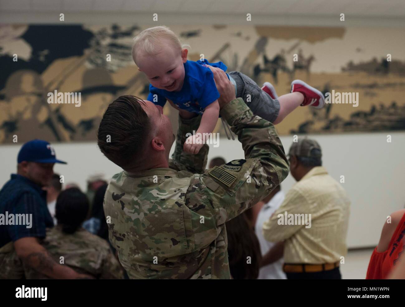 Oklahoma Army National Guard soldier, Staff Sgt. Mark Bartell, member ...