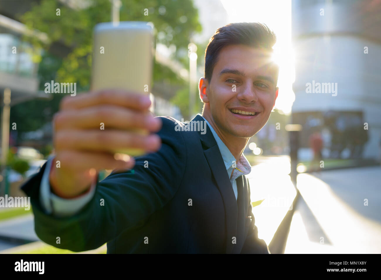 Modern exterior hi-res stock photography and images - Alamy