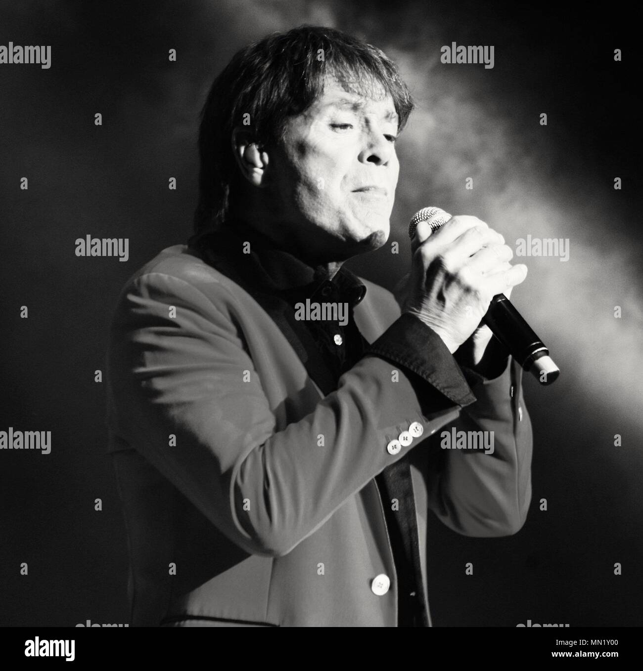 Cliff Richard High Resolution Stock Photography and Images - Alamy