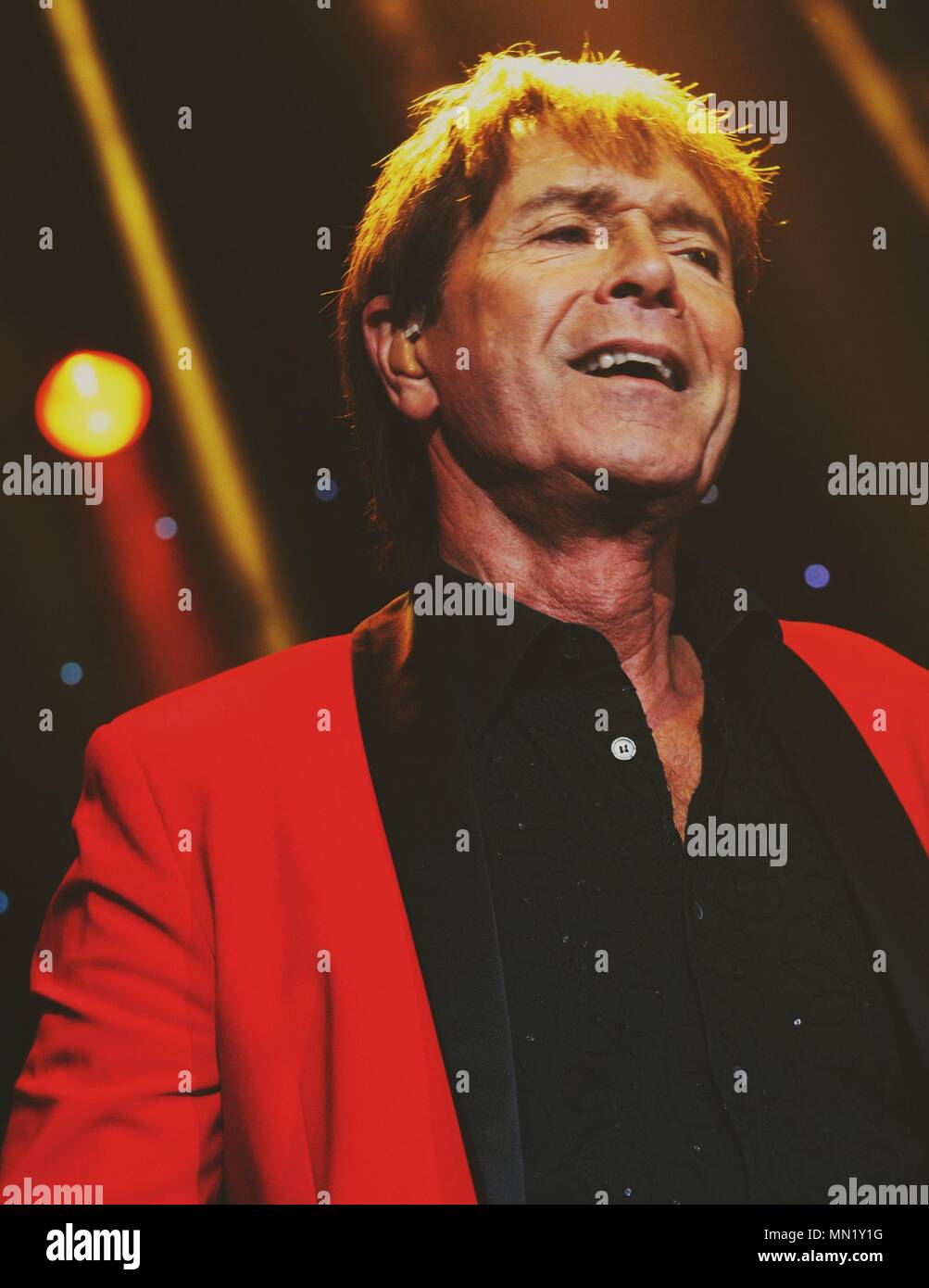 Cliff richard christmas hi-res stock photography and images - Alamy