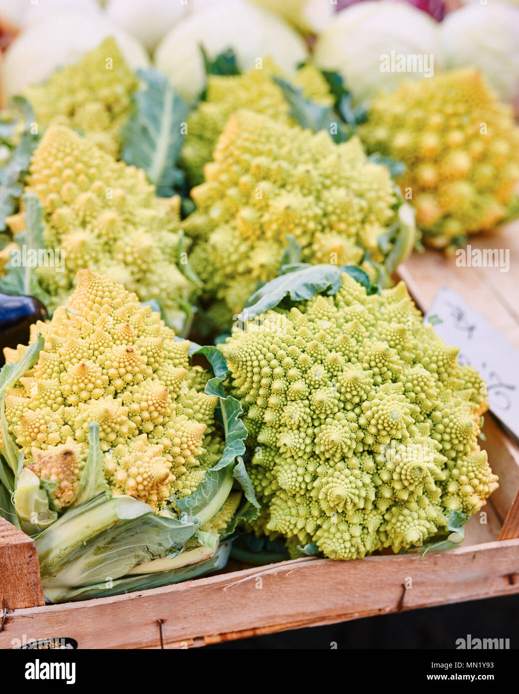 Broccoli and romanesco hi-res stock photography and images - Alamy