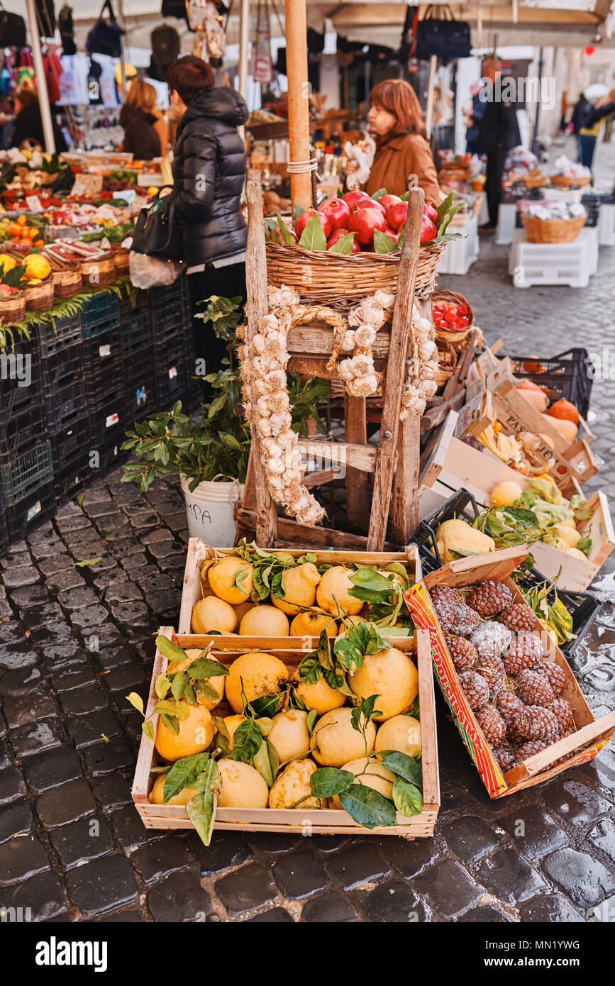 Vegetable flower market hi-res stock photography and images - Alamy