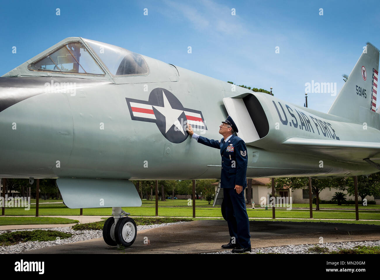 Tech. Sgt. Robert Wegeman, 919th Special Operations Wing, greets an old ...