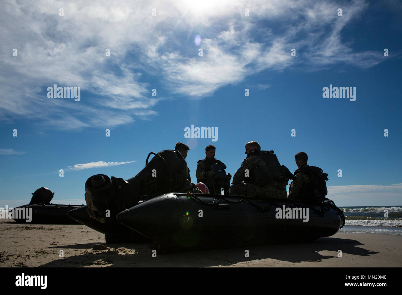 U.S. Marines from Force Reconnaissance Company, Second Reconnaissance ...