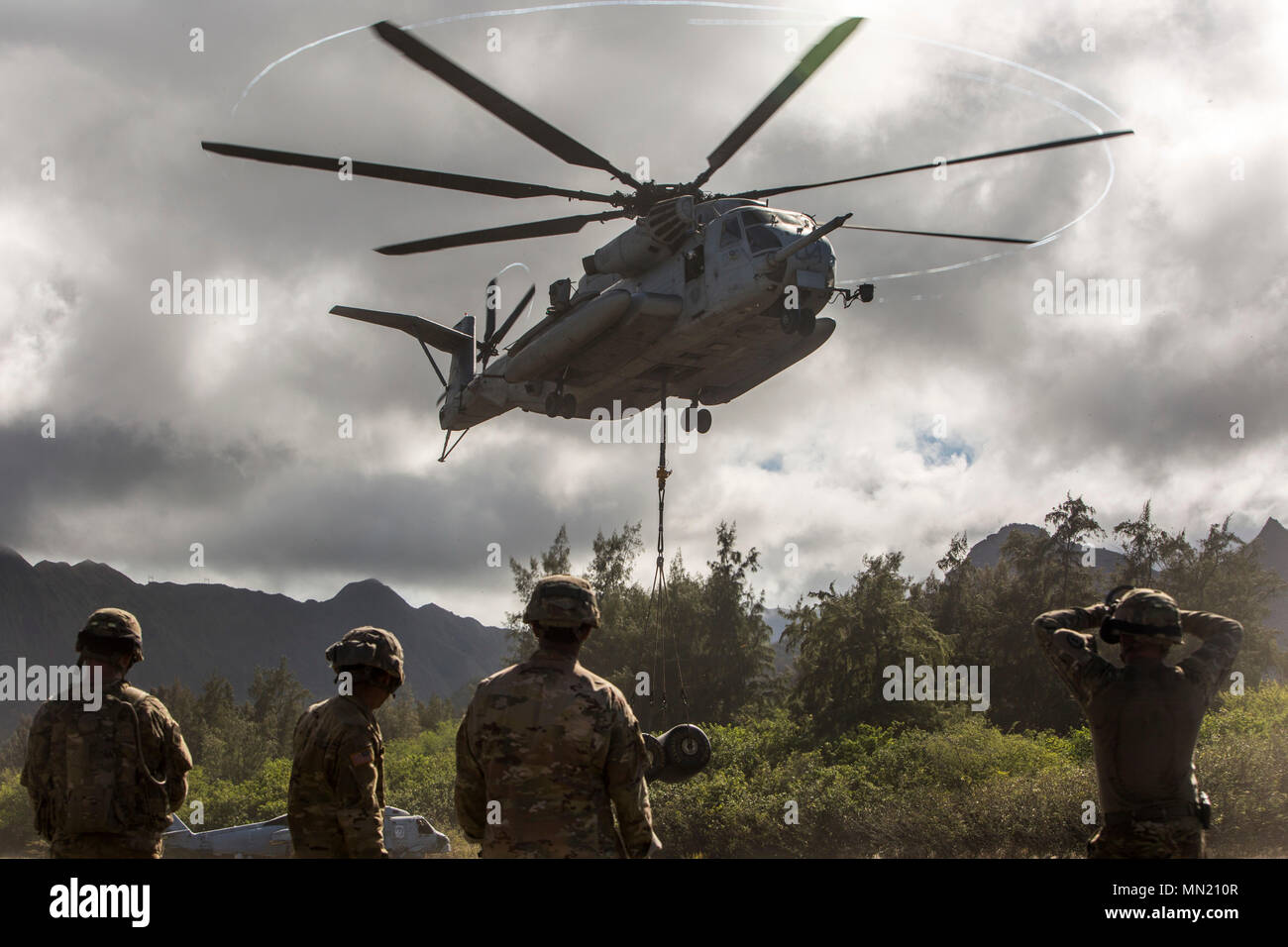 A CH-53E Super Stallion helicopter with Marine Heavy Helicopter ...