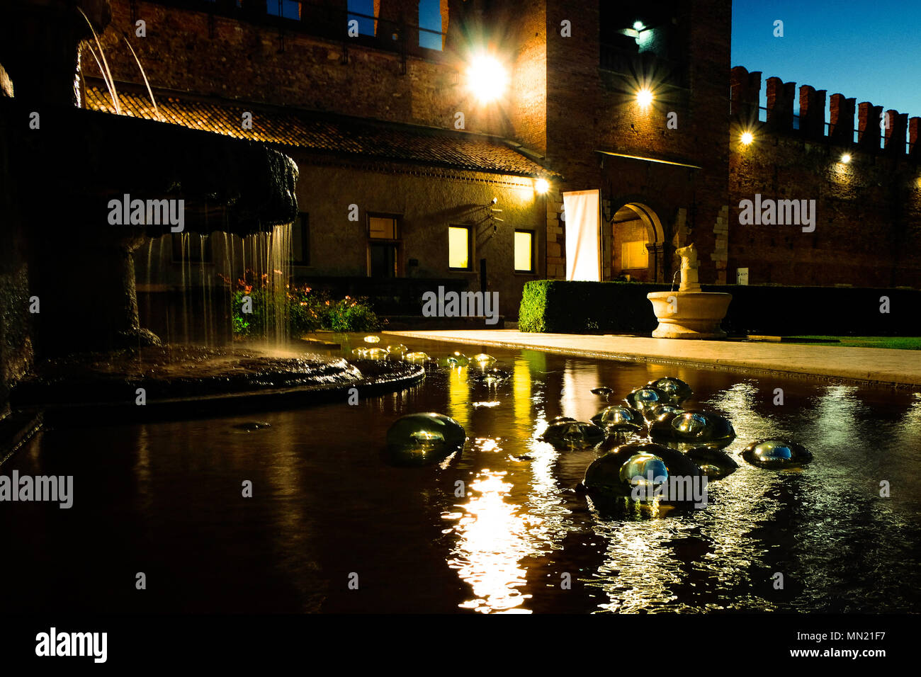 Medieval water fountain hi-res stock photography and images - Alamy