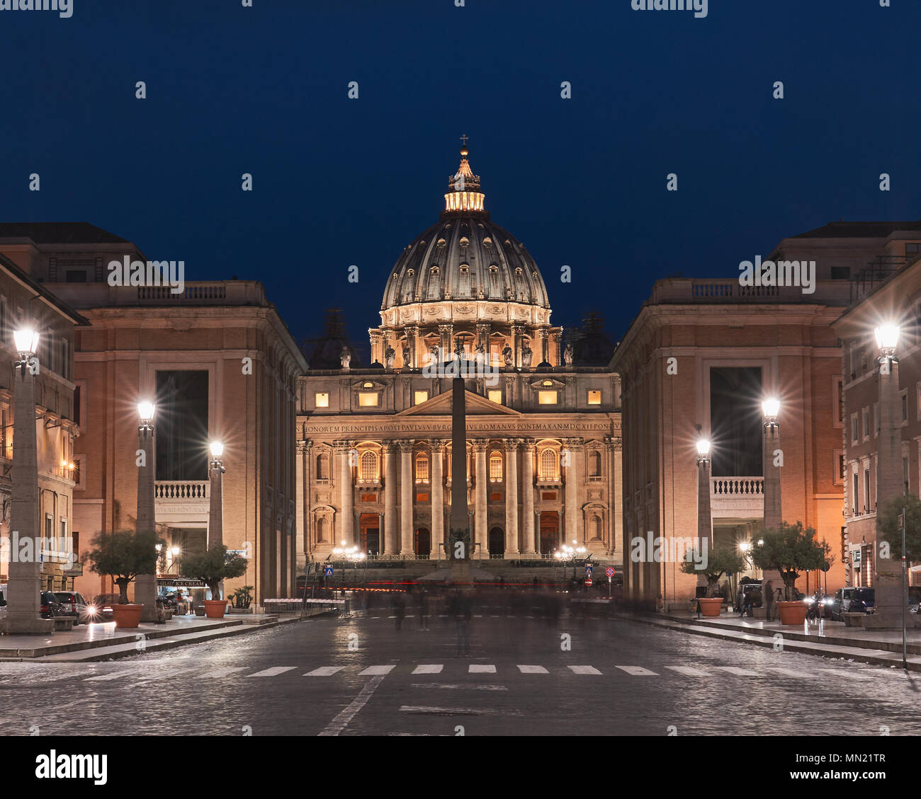 Rome, Saint Peter's Square at night Stock Photo - Alamy