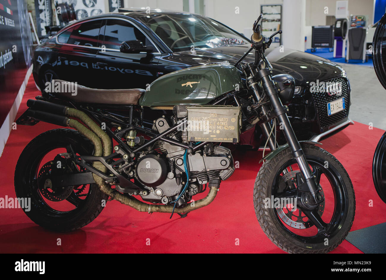 Scambler hi-res stock photography and images - Alamy