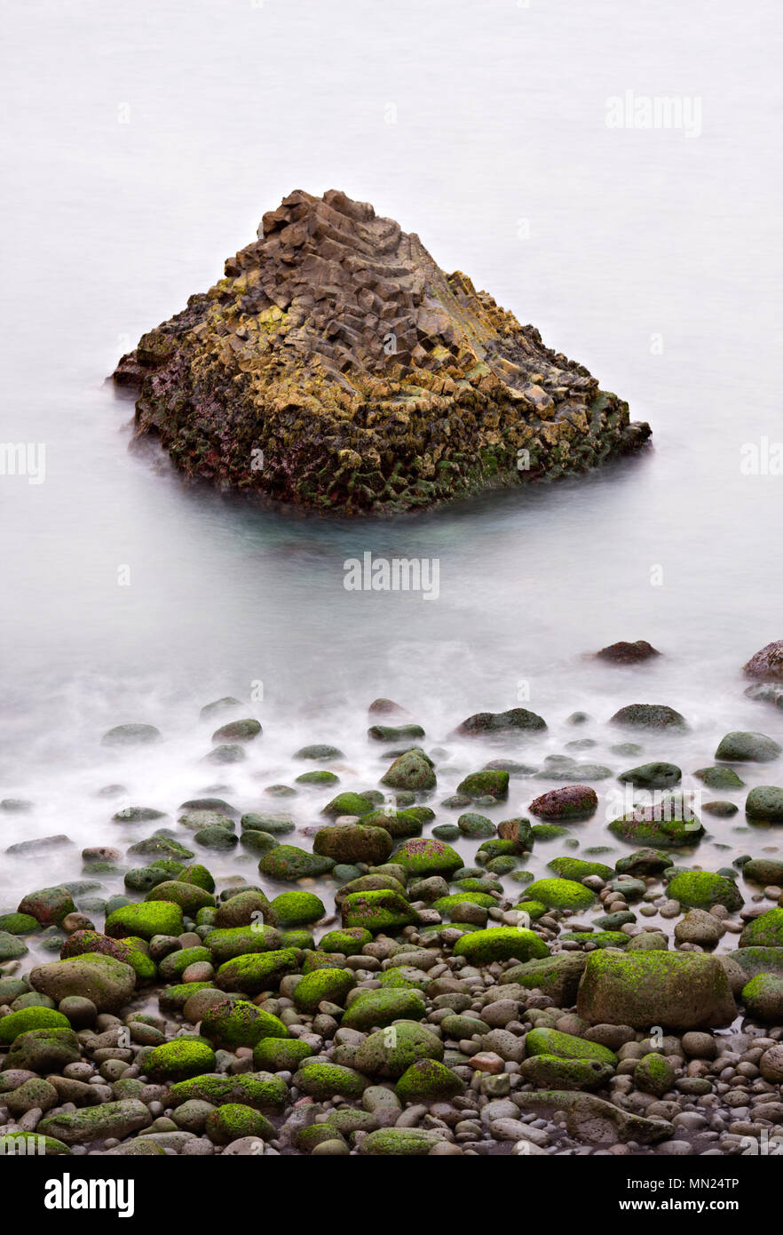 Basalt boulders hi-res stock photography and images - Alamy