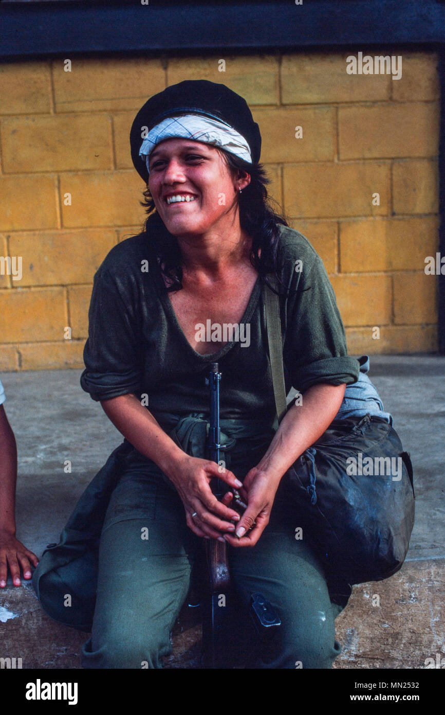 Female soldier us army hi-res stock photography and images - Alamy