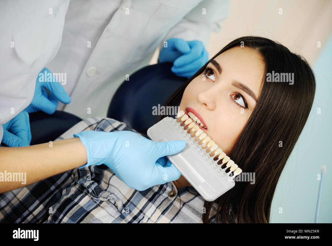 choose the color of the teeth Stock Photo - Alamy