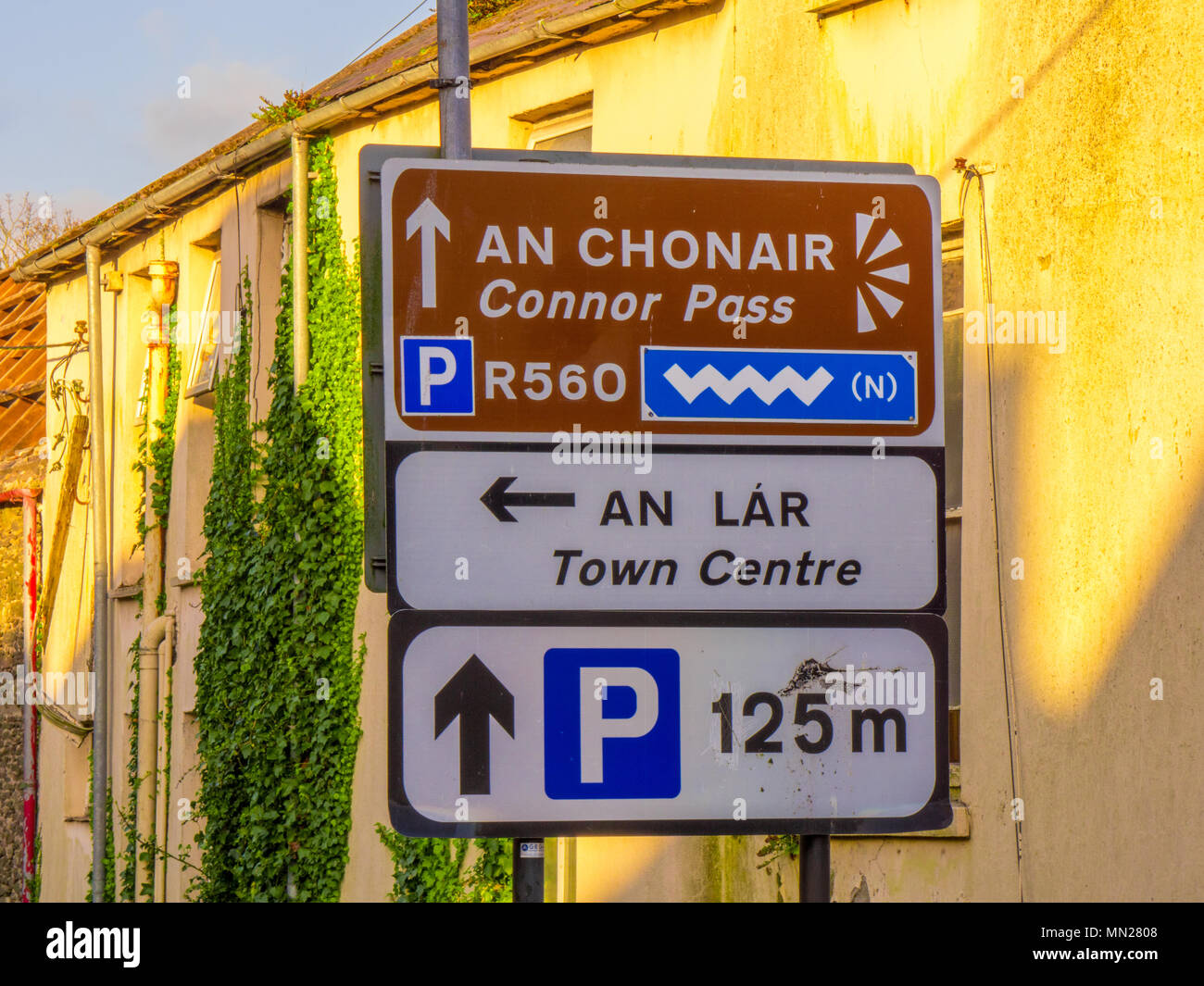 Famous connor pass dingle peninsula hi-res stock photography and images ...