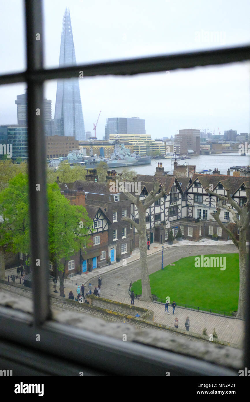 The Queens house at The Tower of London UK Stock Photo - Alamy