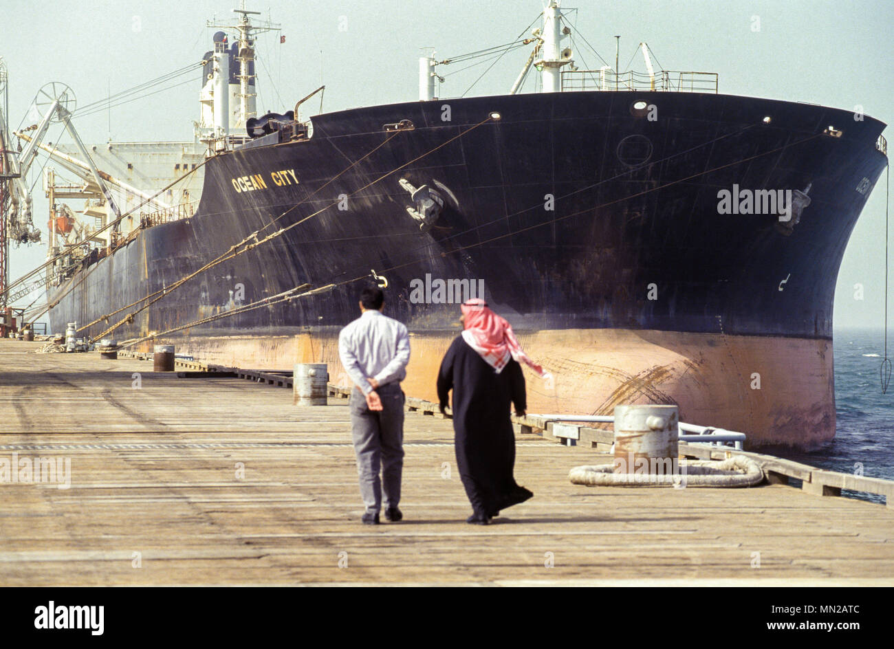 Mina al ahmadi oil port hi-res stock photography and images - Alamy
