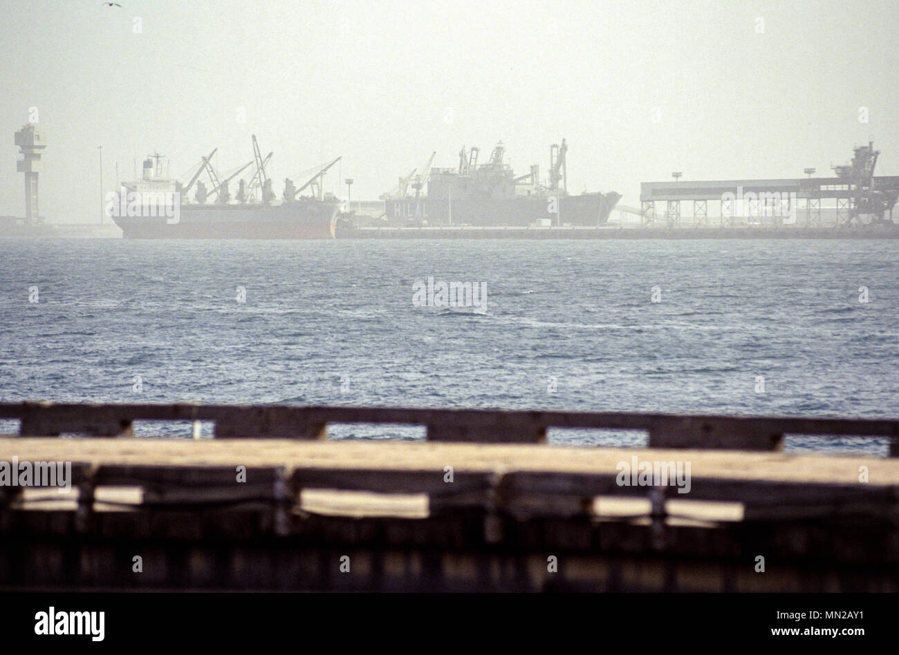 Mina al ahmadi refinery hi-res stock photography and images - Alamy