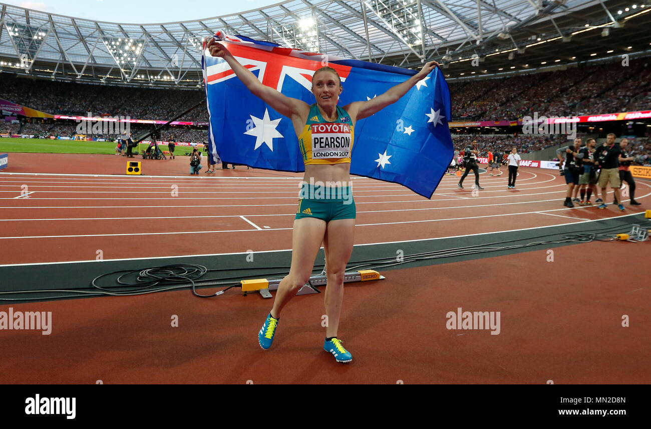 100m in athletics finishing line hi-res stock photography and images ...