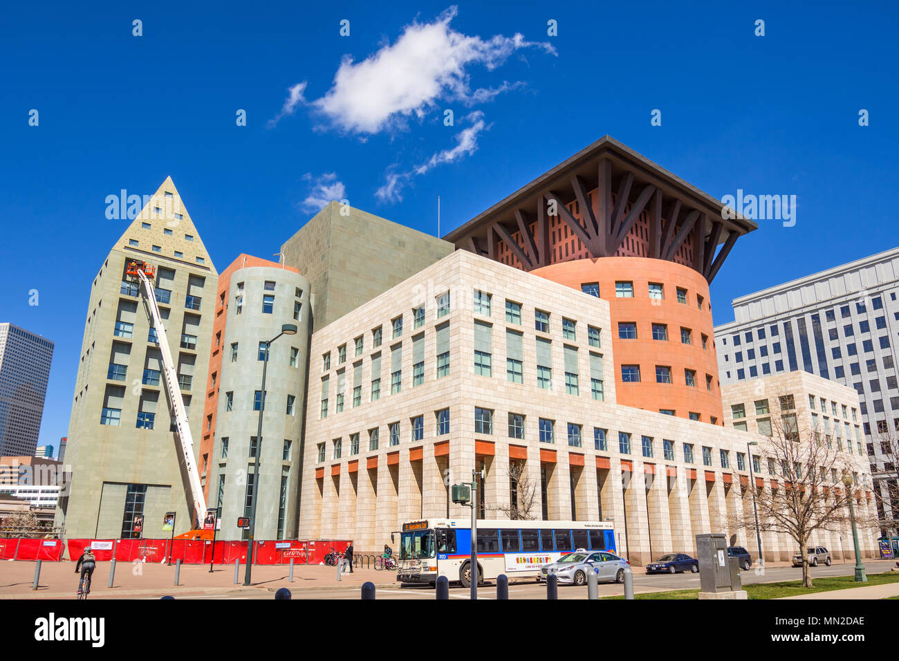 Extending boom crane hi-res stock photography and images - Alamy