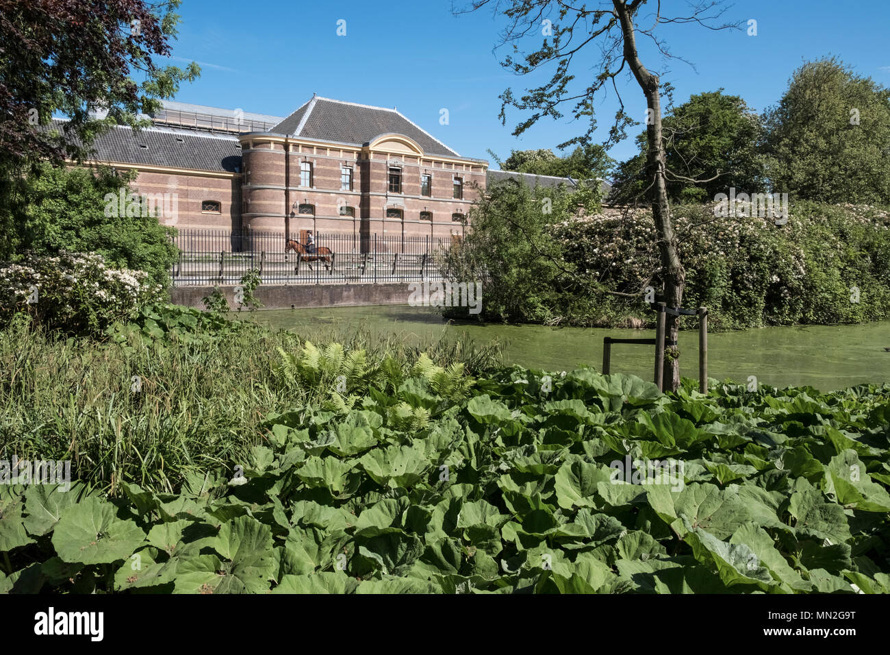 Palace stables hi-res stock photography and images - Alamy