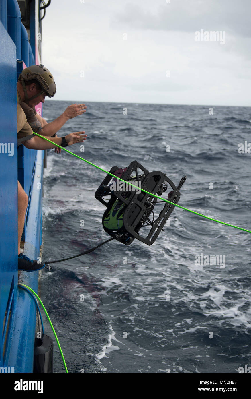 Deploying rov hi-res stock photography and images - Alamy