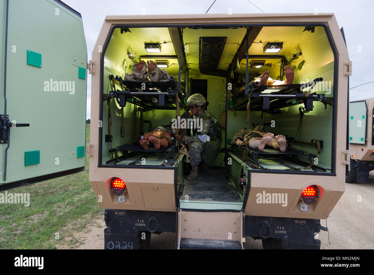 Hmmwv ambulance hi-res stock photography and images - Alamy