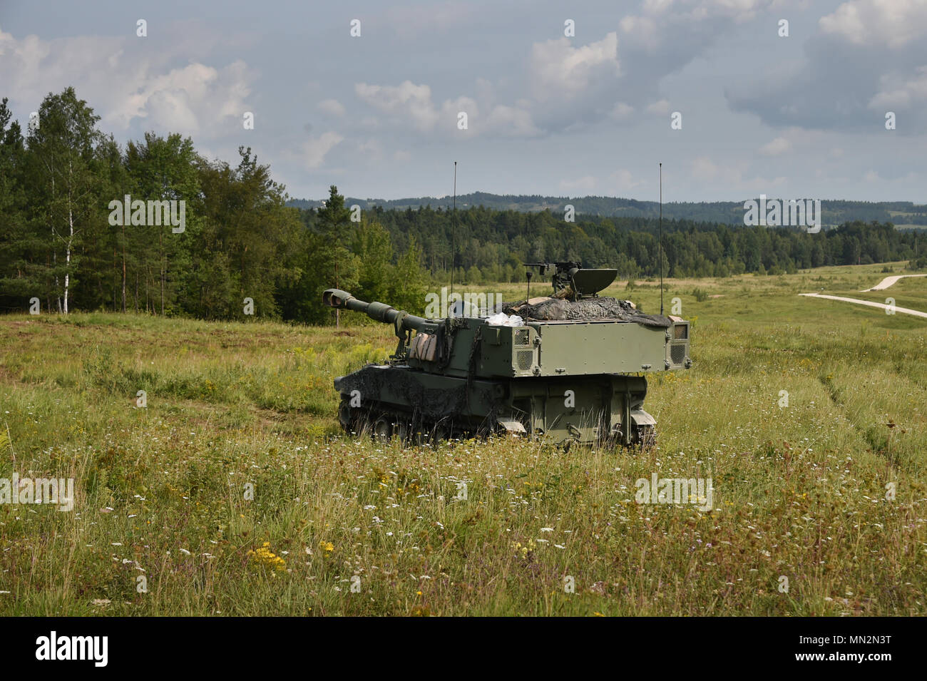 U.S. Soldiers with Bravo Battery, 3rd Battalion, 29th Field Artillery ...