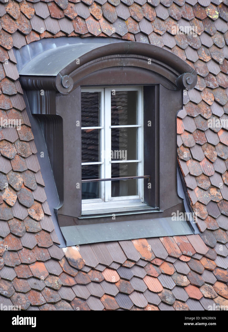Window on old tile hi-res stock photography and images - Alamy
