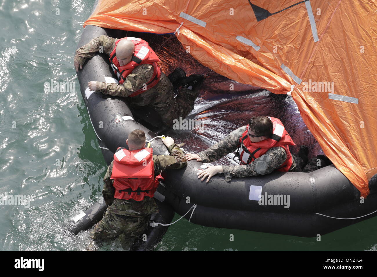 170818-A-RW053-046 Soldiers from the 371st Sustainment Brigade, 411th ...